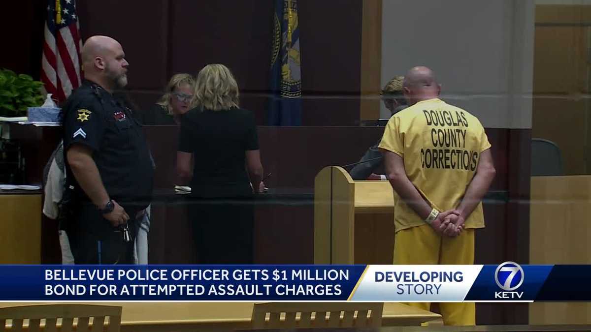 Bellevue police officer gets $1 million bond for attempted assault charges
