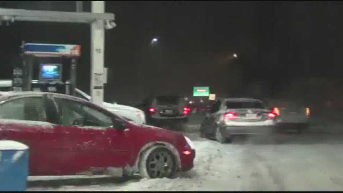 Dozens of vehicles pull over at Mass Turnpike rest stop