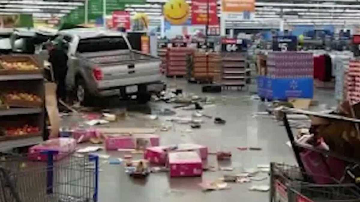 Nurse who performed CPR on victim in fatal Walmart crash speaks out