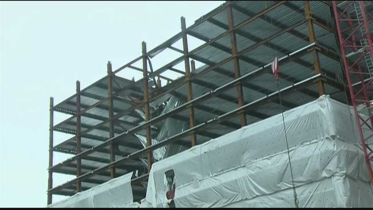 2 hurt in collapse at Boston building