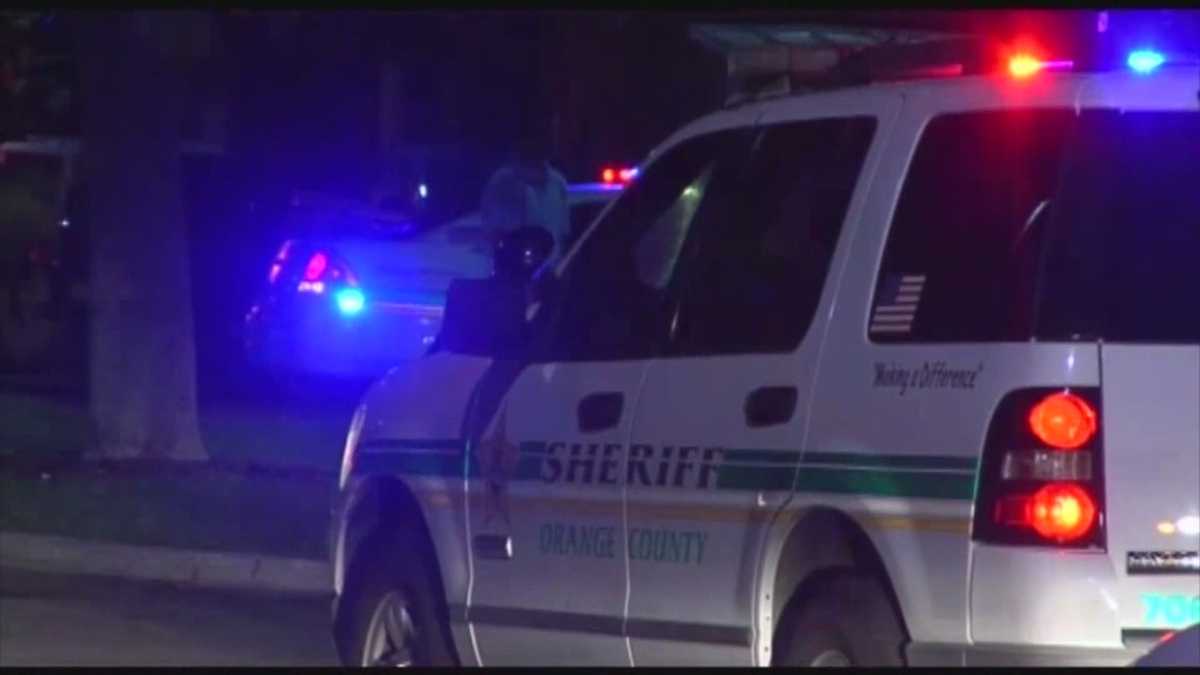 1 in custody after man stabbed in the eye, deputies say