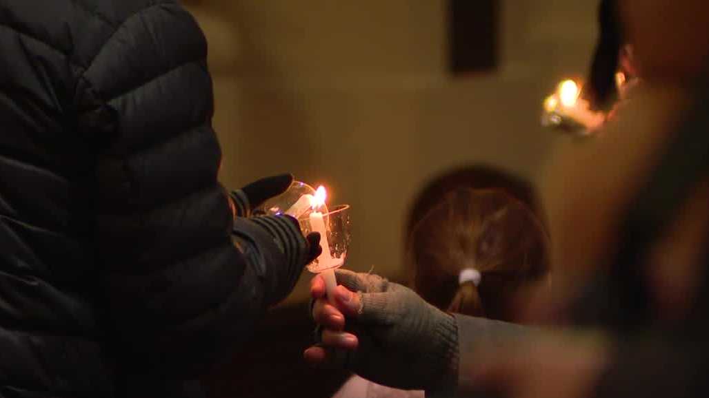 Candlelight vigil honors Baltimore's homicide victims