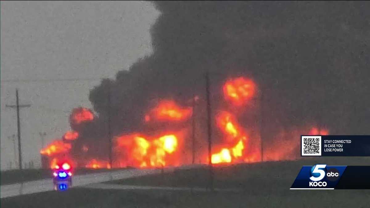 Lightning strike sparks fire at saltwater disposal near Watonga