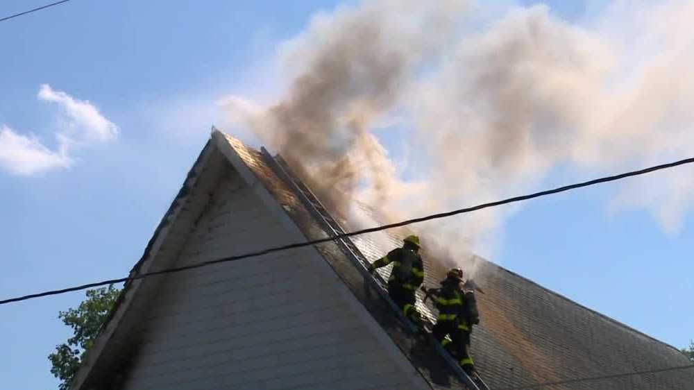 Firefighters investigate cause of fire at Des Moines church