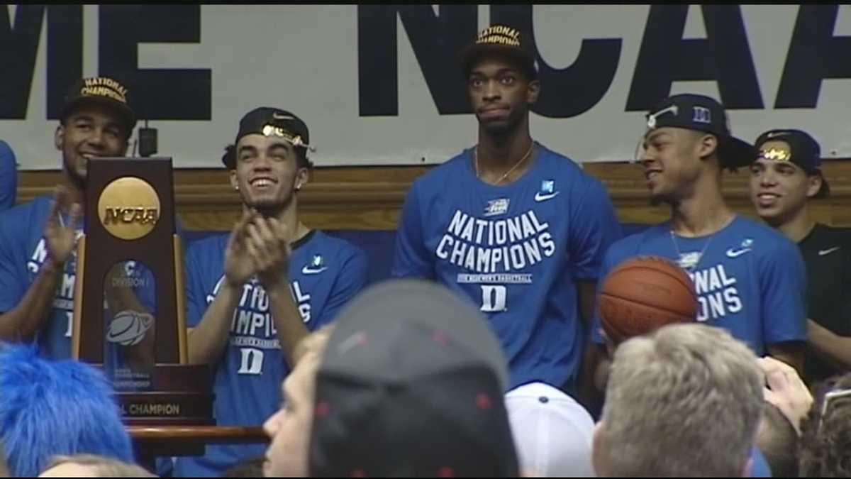 Duke fans welcome home the NCAA Champs!