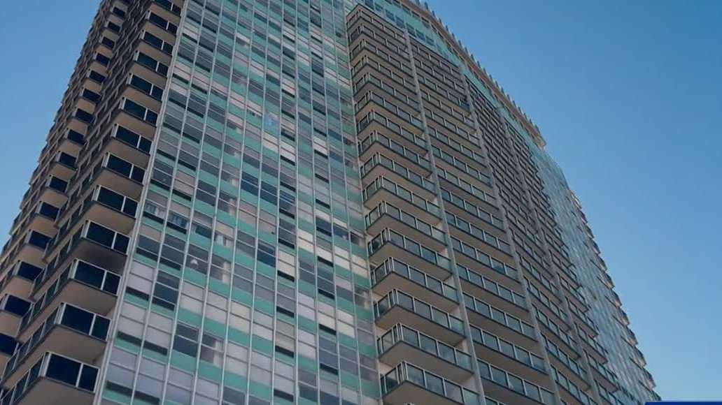 Residents of 800 Tower apartments claim they're living with little, no heat