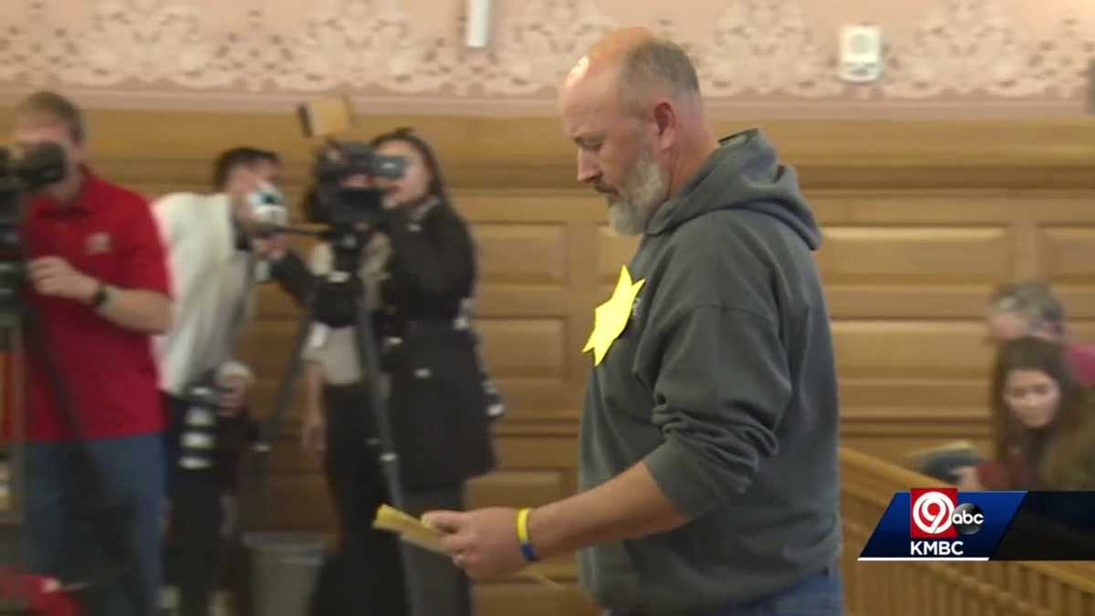 Jewish leader: People who wear Star of David to protest distort the ...