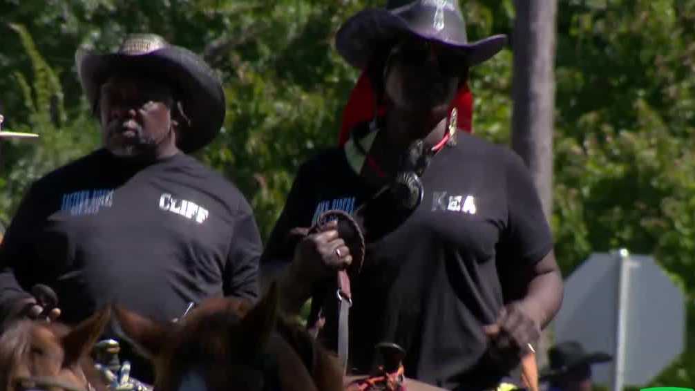 Sacramento's first-ever Black cowboys parade held in Oak Park