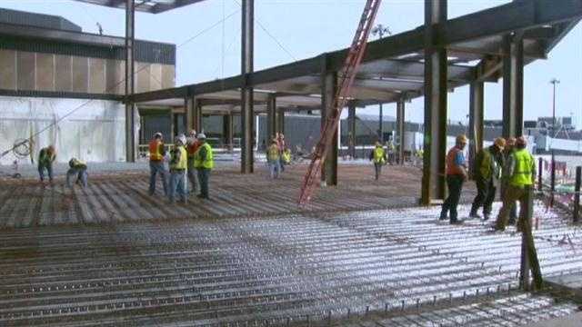 Lowell tours BWI construction for concourse connector