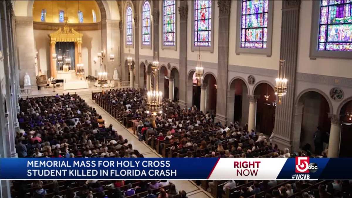 Holy Cross holds memorial Mass for crash victim
