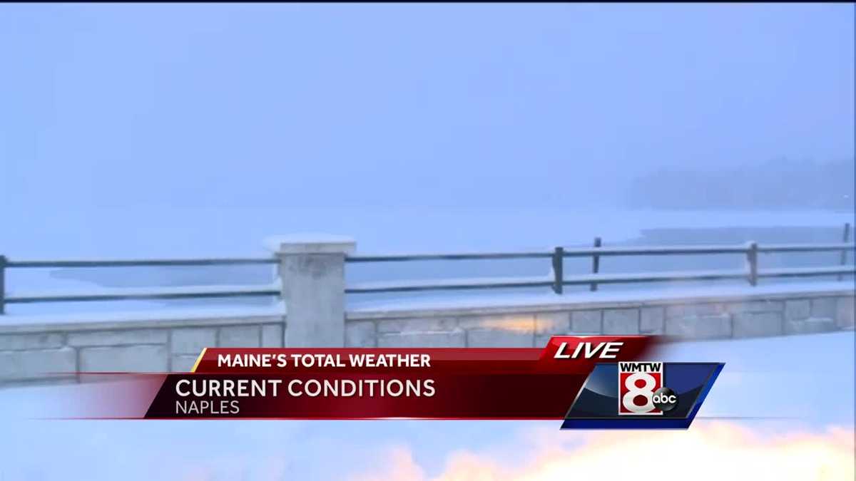 Snow creates pretty scene in Naples
