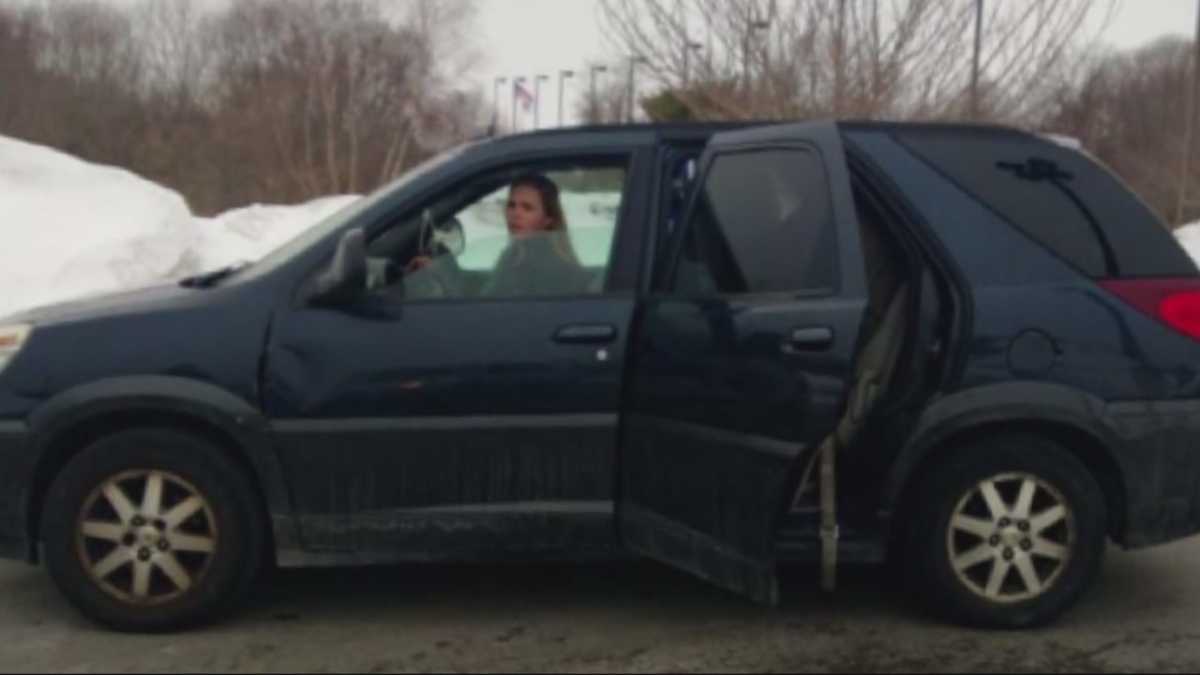 Child falls from robbery getaway car, police say