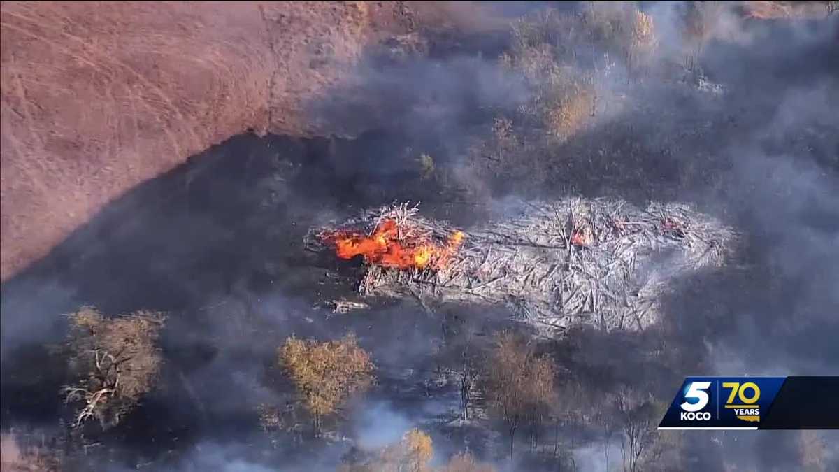 Homeowner loses barn in Morrison fire that barely missed house