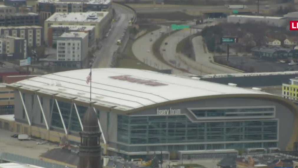 Fiserv Forum debuts new self-serve store for drinks and snacks