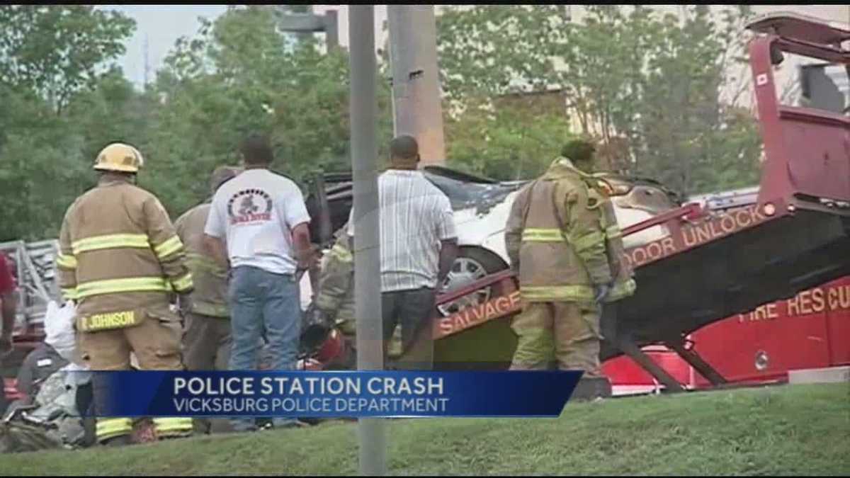 Car crashes into VPD
