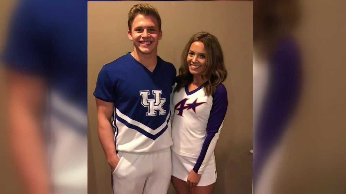 Twin cheerleaders rib each other after big upset win in basketball