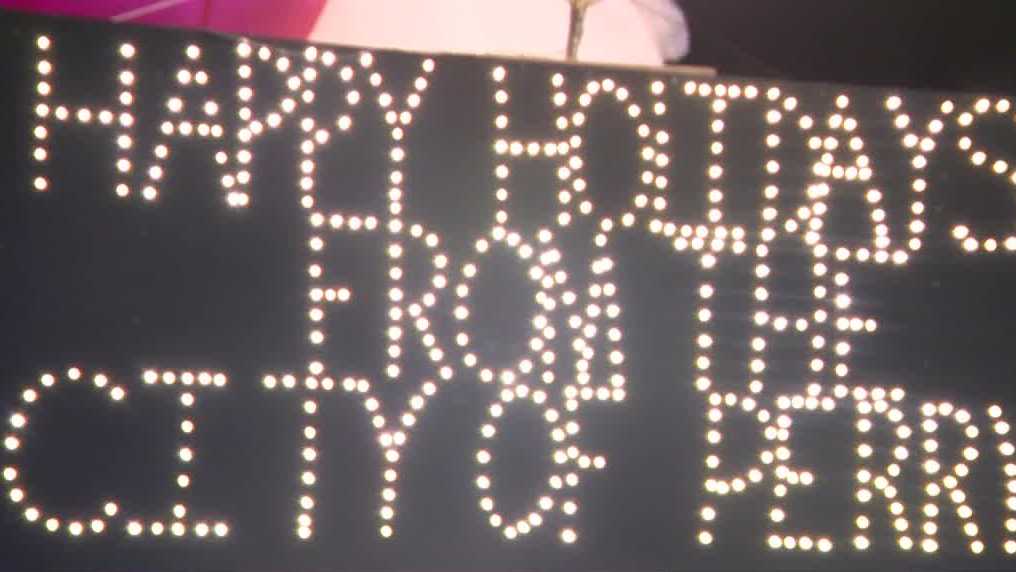 Perry, Iowa: Annual holiday lighted parade brings joy, warmth