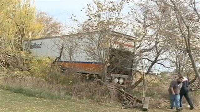Police: Sneeze caused semi-trailer crash