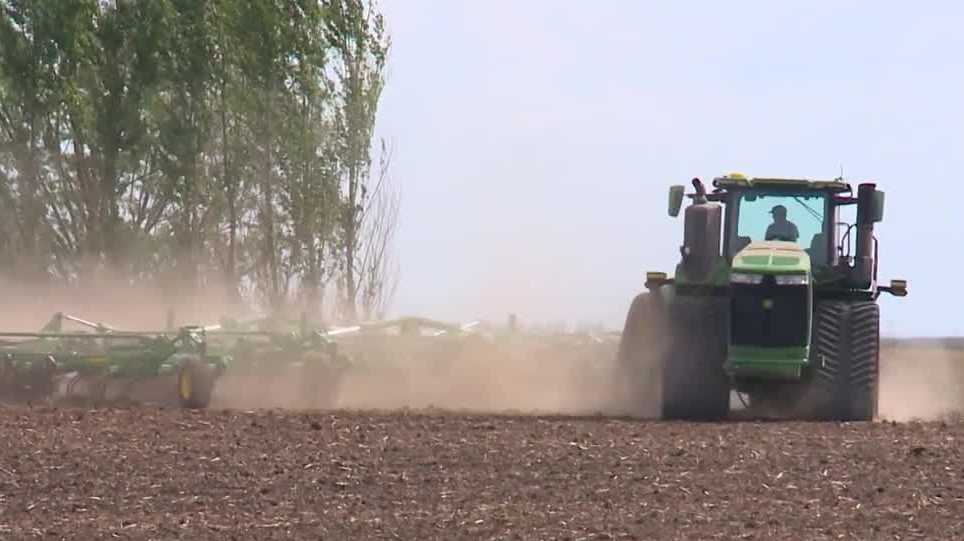 Iowa farmers welcome rain despite spring planting delays