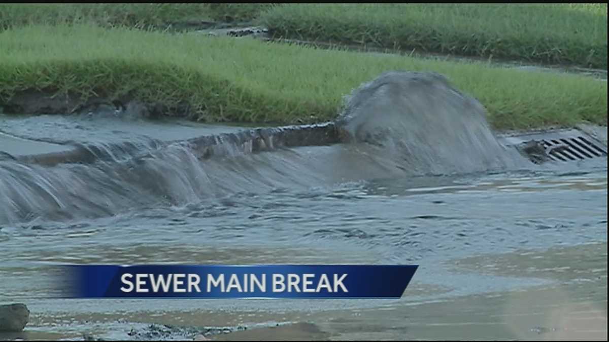 Sewer main break causes problems in Lakeview