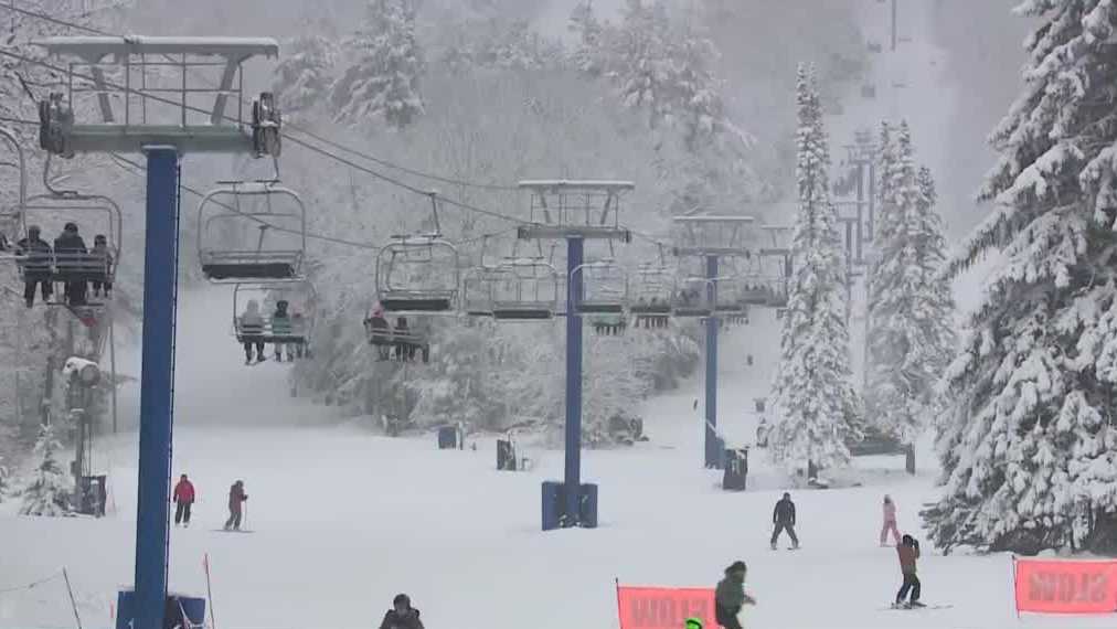 Slopes busy as storm brings snow to NH ski areas