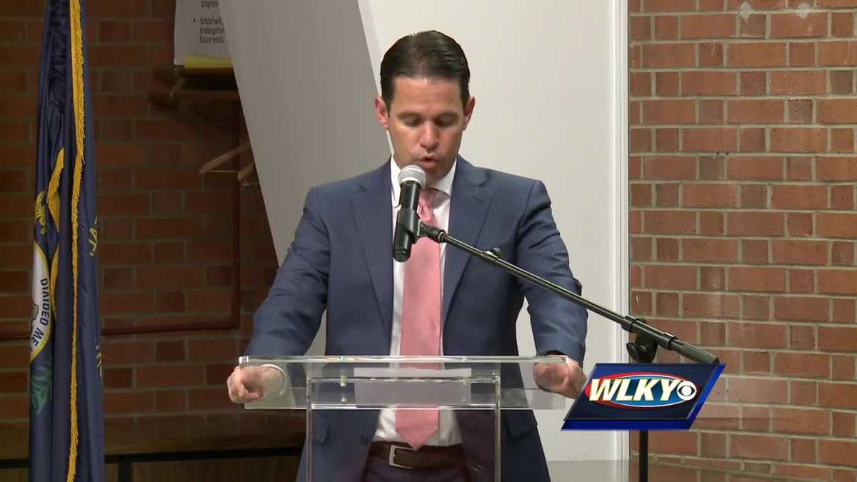 Doss principal named interim superintendent for JCPS Doss principal named interim superintendent for JCPS