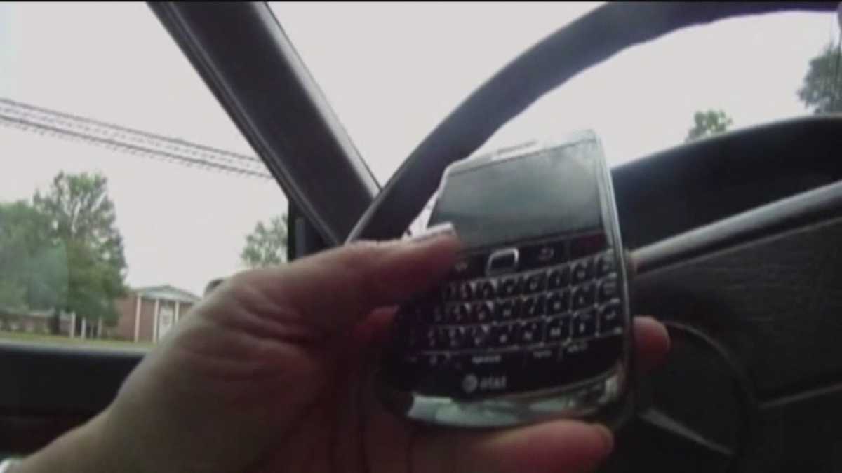 Using cellphone while driving becomes primary offense