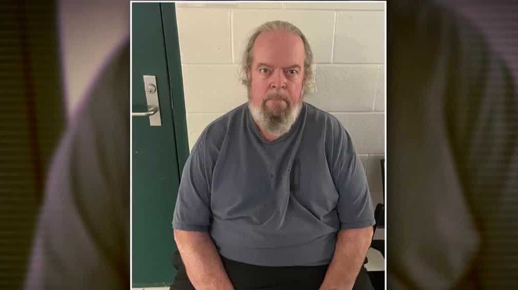 Iowa crime: Former Iowa priest Leo Riley appears in court on sex abuse ...