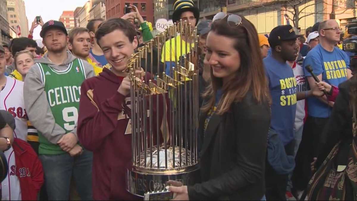 Thousands line Marathon finish line for Sports Illustrated shoot
