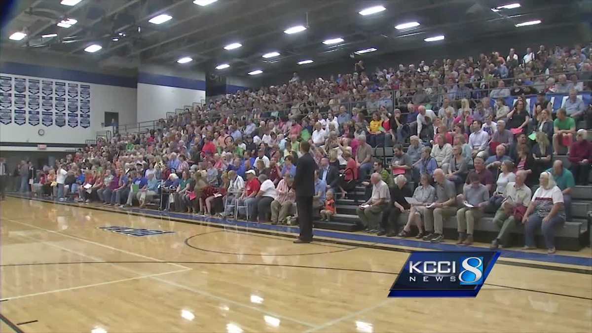 Another rowdy crowd greets Iowa congressman