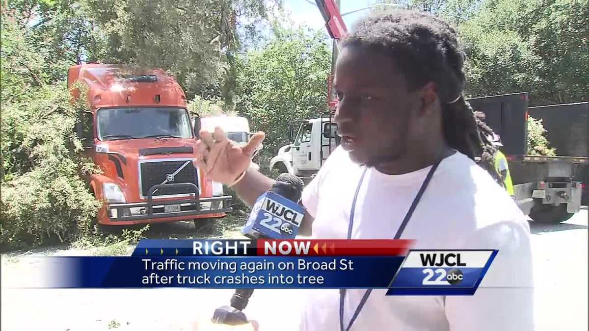 Witnesses Recount Truck Hitting Tree In Downtown Savannah