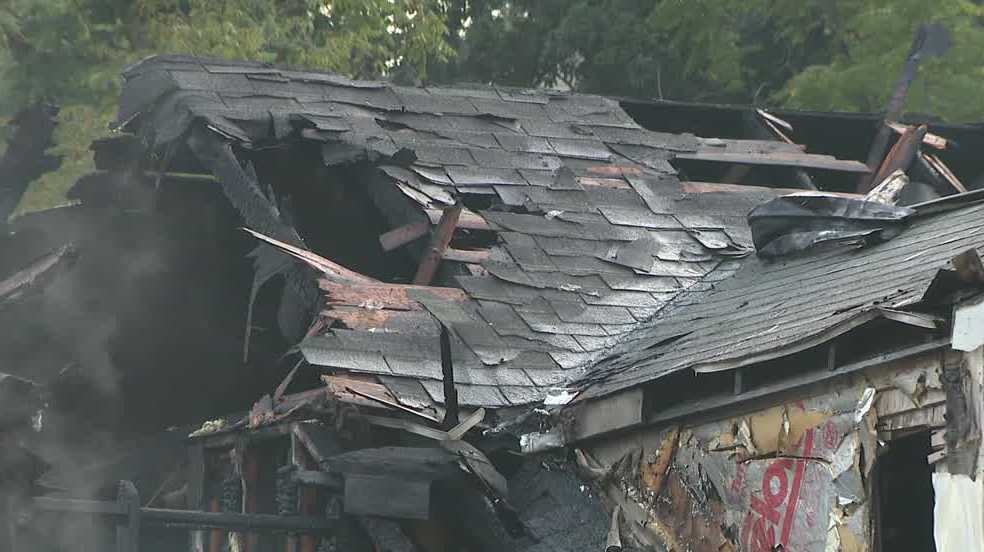 Massive fire ripped through auto shop in Washington County