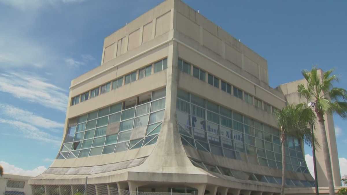 Contractor chosen to demolish abandoned Glass Bank building