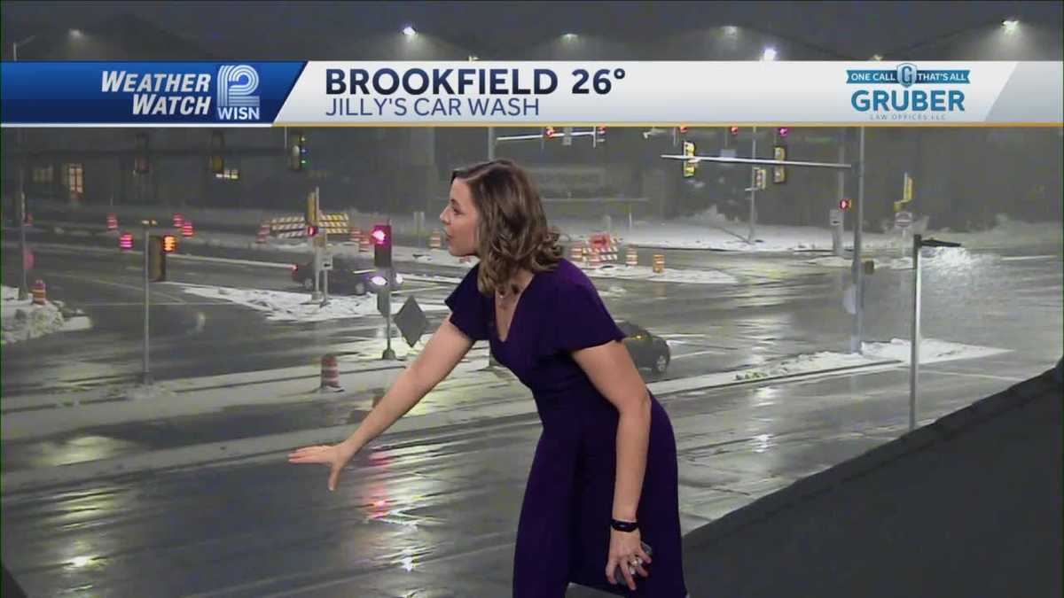 Lingering Snow Showers