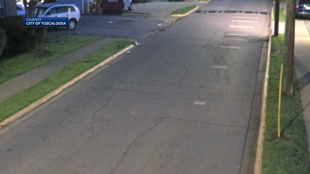 New video shows ICE detaining University of Alabama student outside ...