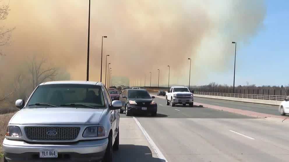 Council Bluffs brush fire, high winds sends smoke into Omaha area