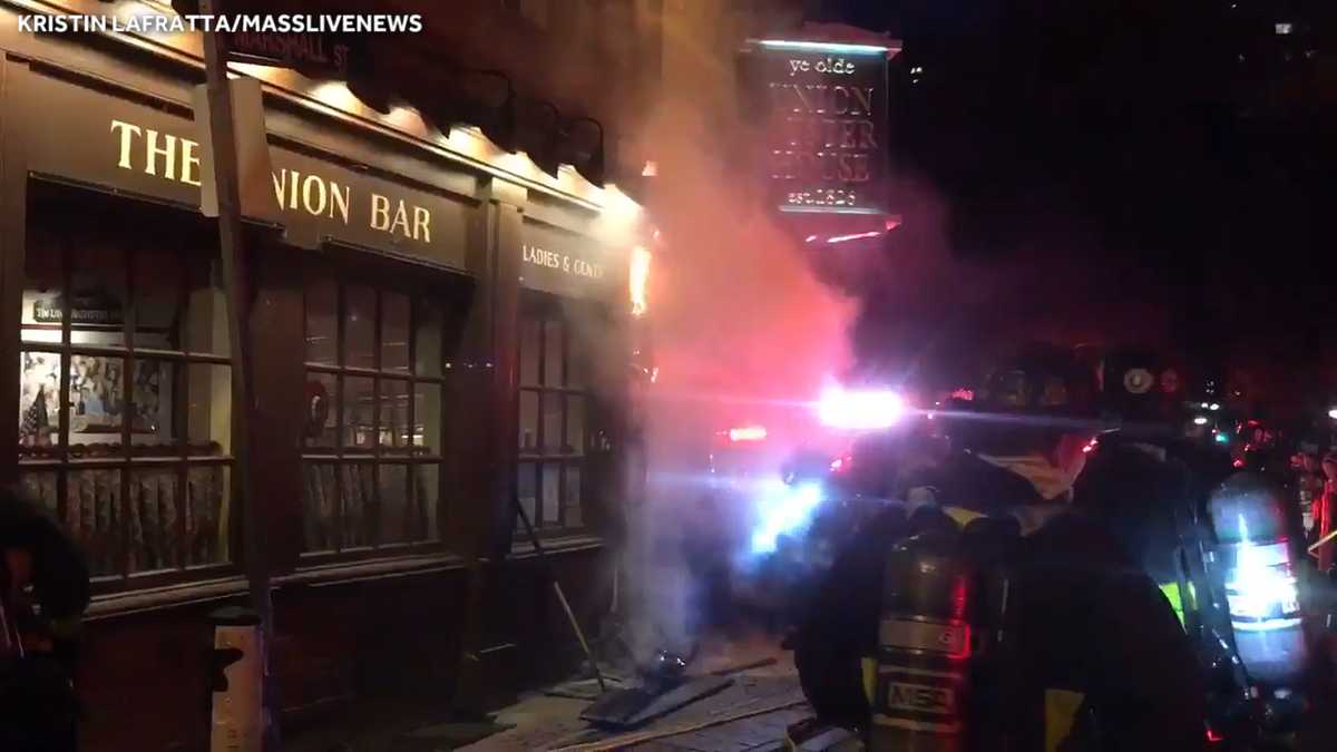 Fire hits Boston's oldest restaurant