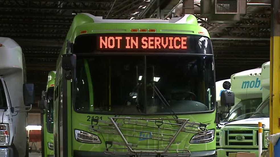 Metro Transit struggling to hire mechanics
