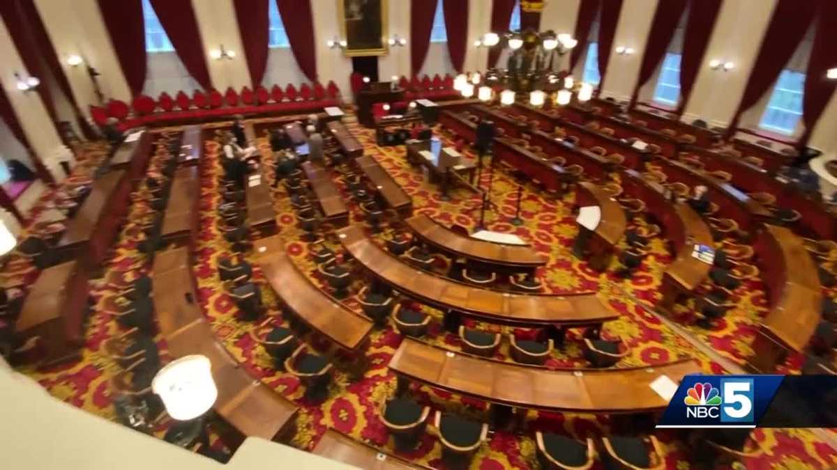 Re-elected Republican Gov. Phil Scott faces democratic majority in ...