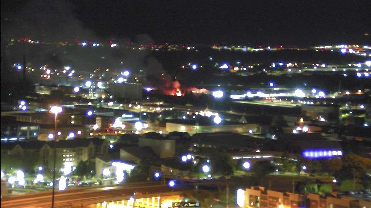 Large fire burns north of Downtown Omaha