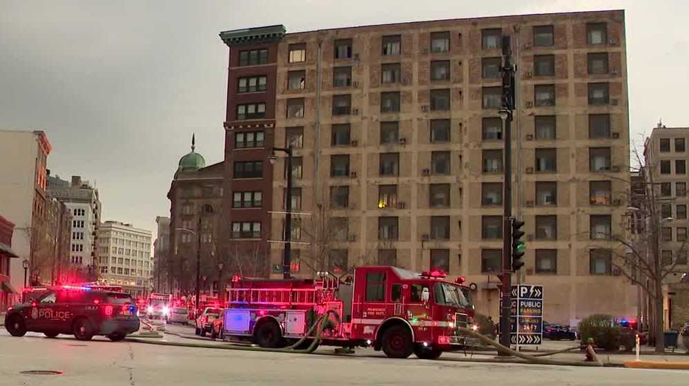 Fire triggers big response at downtown Milwaukee building