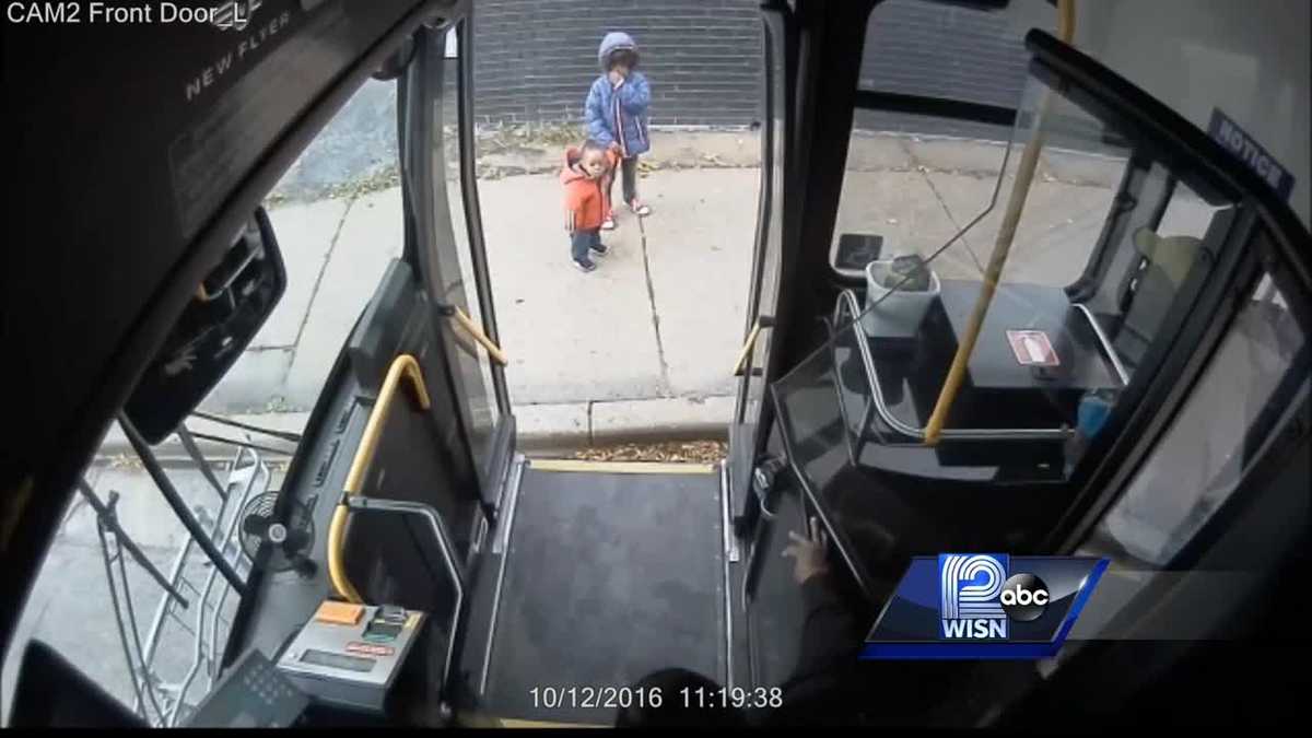 Alert bus driver finds lost kids, helps them get home