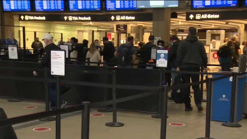 TSA security checkpoint do's and don'ts at the airport