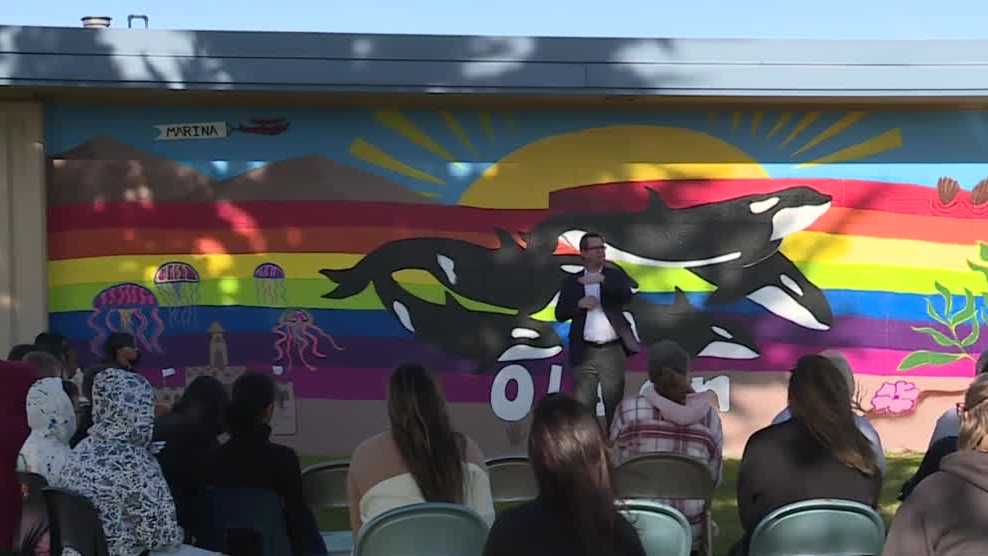 Olson Elementary in Marina unveils new school mural