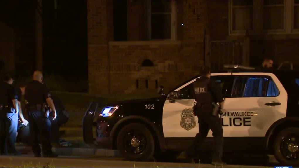 Man charged with felonies after hour-long police chase in Milwaukee