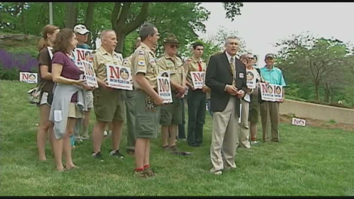 Boy Scouts and leaders rally over proposed changes