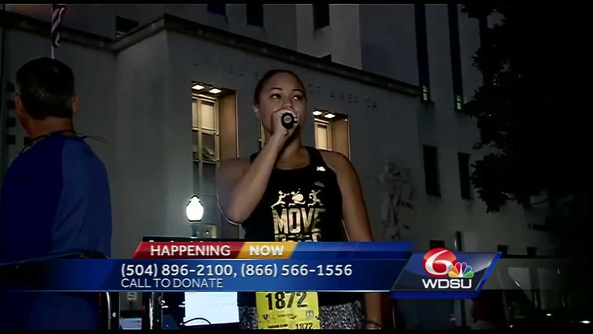 Robin Barnes sings National Anthem at Jazz Half Marathon