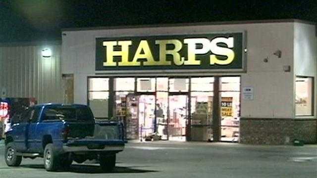 Customers evacuated because of a grocery store fire