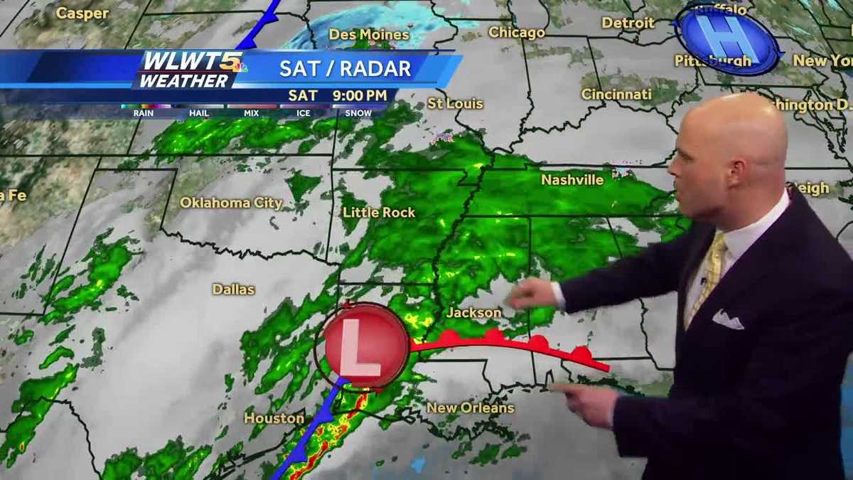 Showers build in Sunday