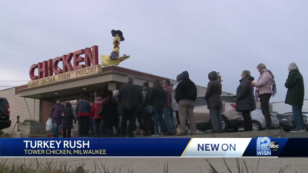 Hundreds rush to get fresh Thanksgiving turkey